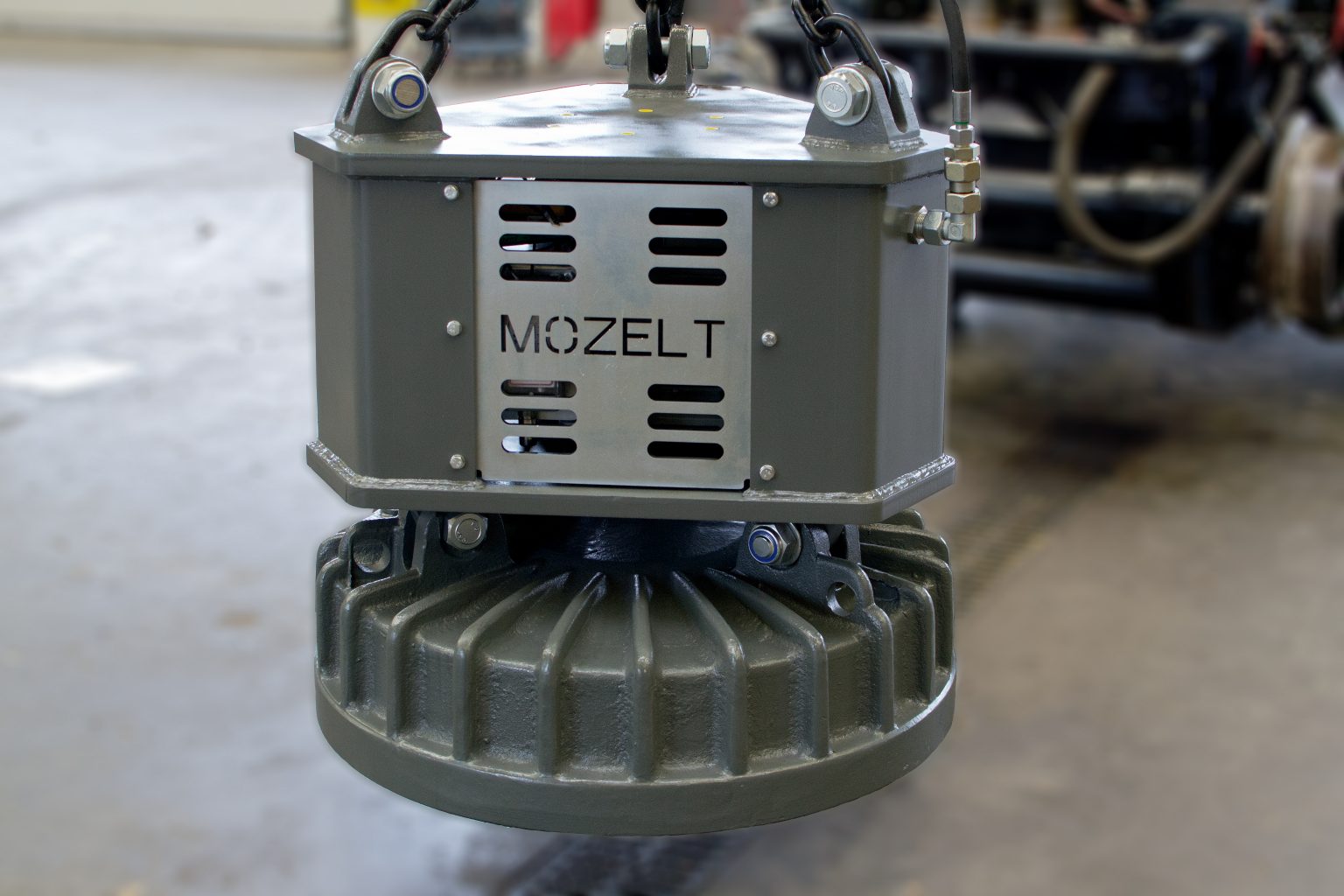 Hydraulic magnet for construction machinery | Mozelt Magnet Systems