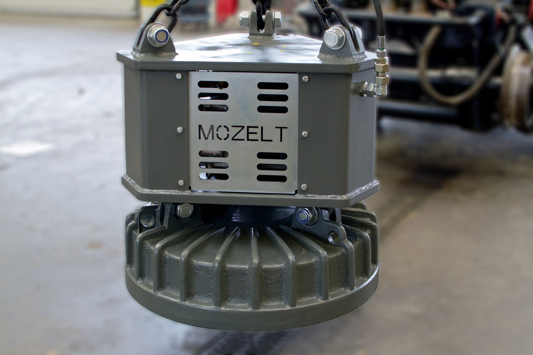 Hydraulic magnet for construction machinery | Mozelt Magnet Systems